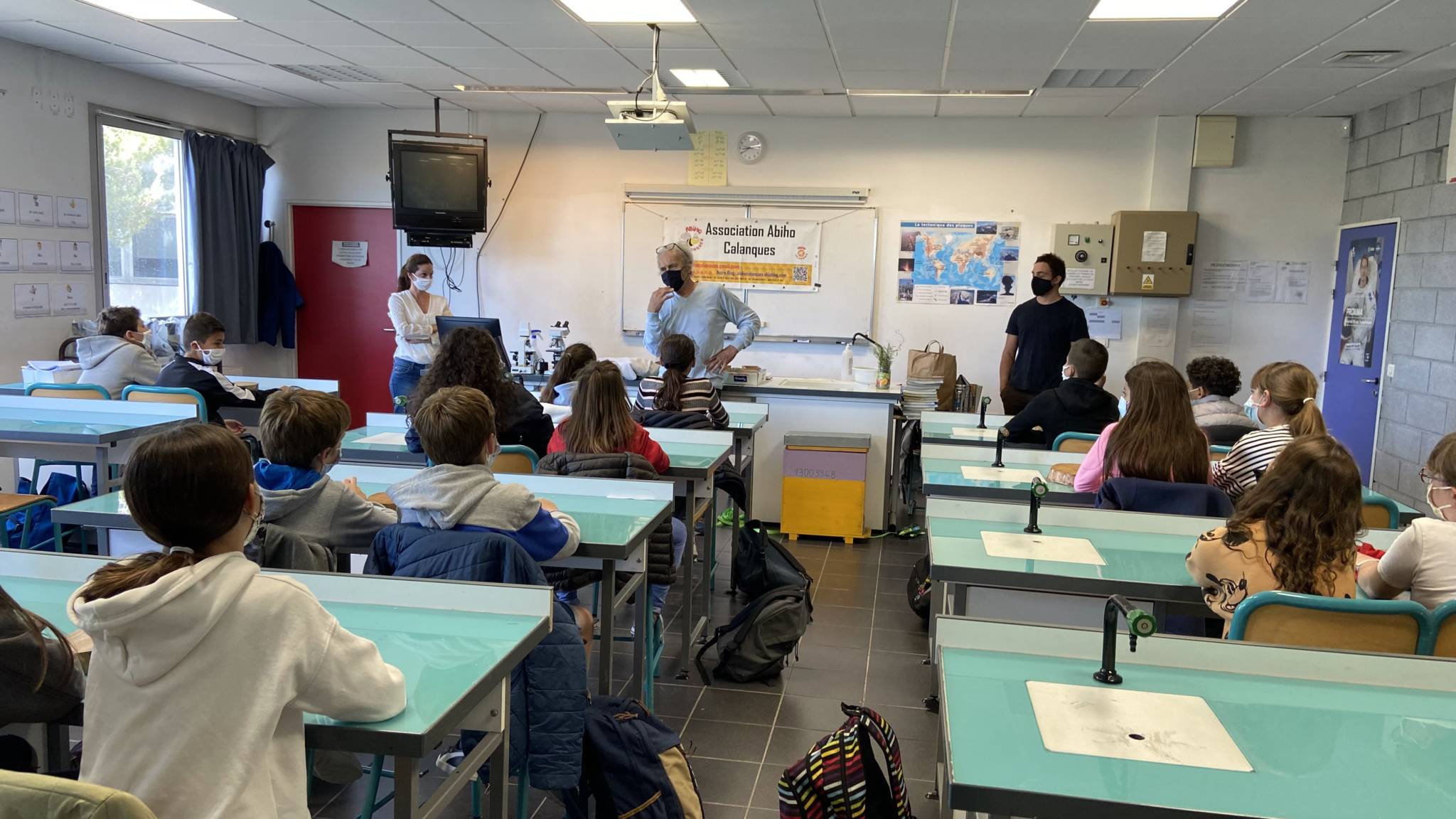 2021-05-17 Projet Sauvons les abeilles Collège du Roy d’Espagne – Abiho ...